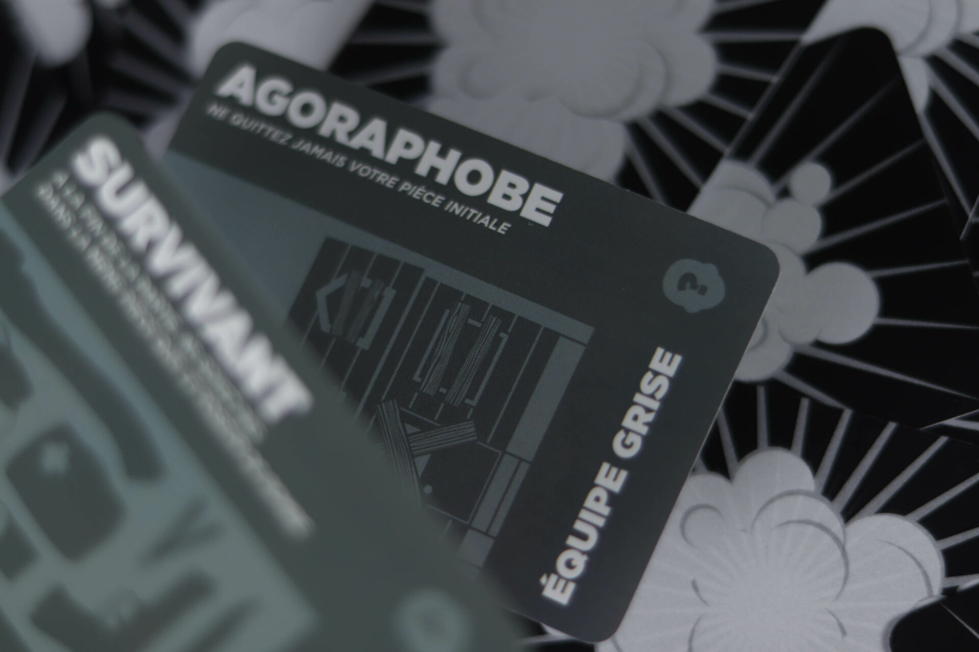 Two Rooms and a Boom (Rouge) - IELLO